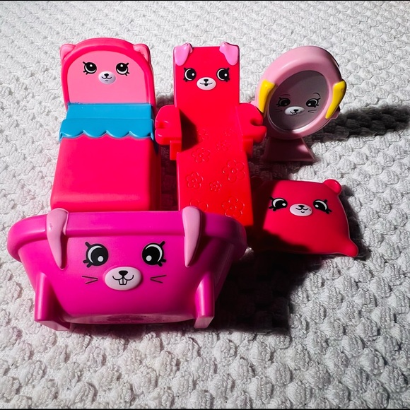 Toys | 5 Shopkins Mcdonalds Happy Meal Toys 217 Moose Tub Bed Pillow ...